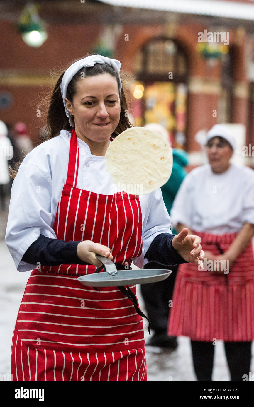 Windsor, UK. 13th February, 2018. Competitors in fancy dress from local ...
