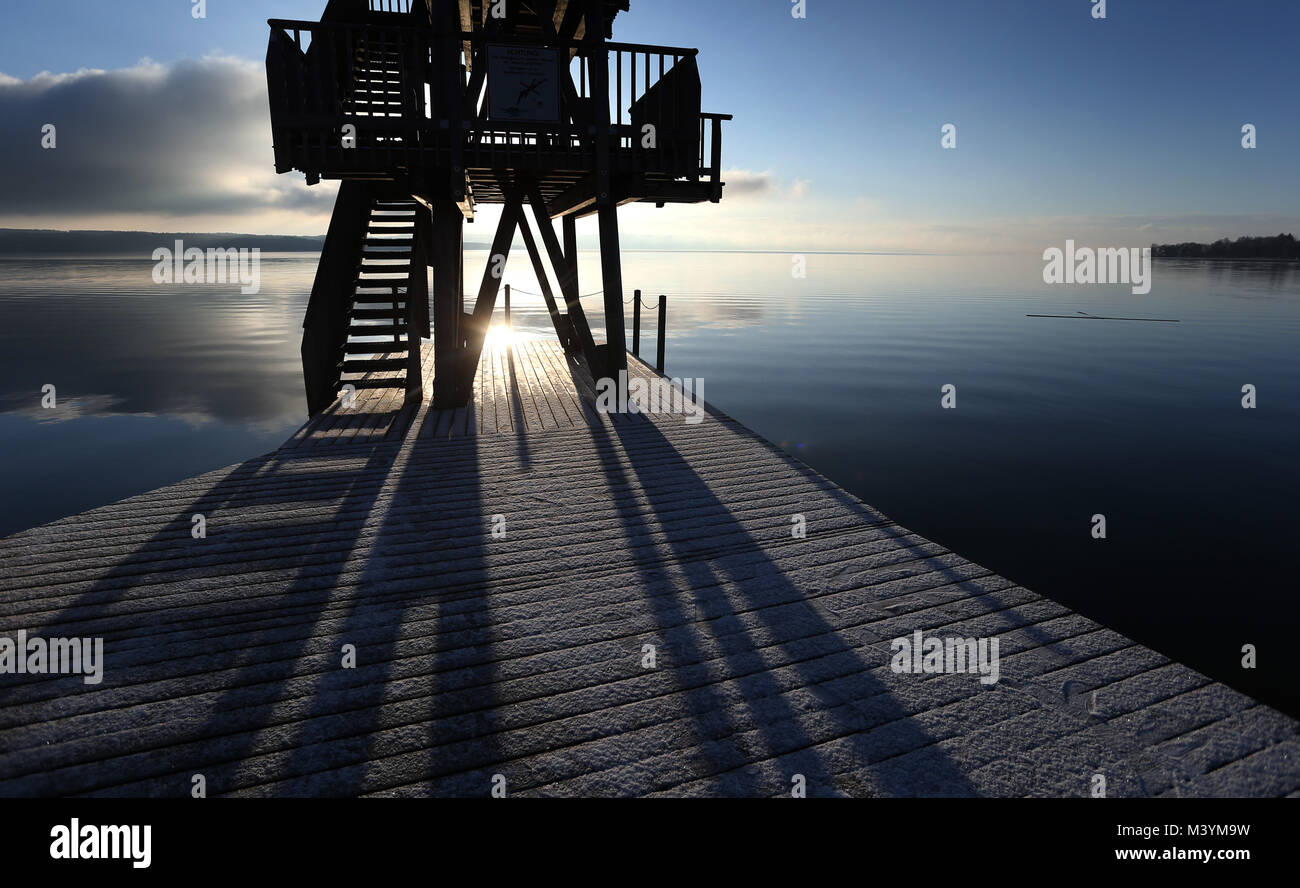 Utting, Germany. 13th Feb, 2018. The wooden diving platform of a lido ...