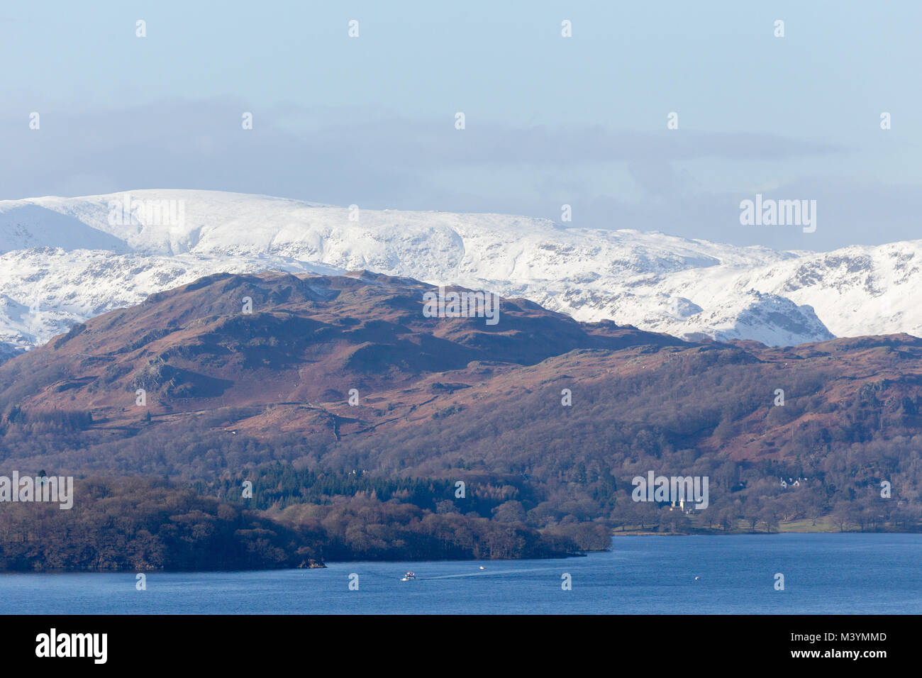 Lake Windermere, Cumbria. 13th Feb, 2018. UK Weather: Bright clear sky ...