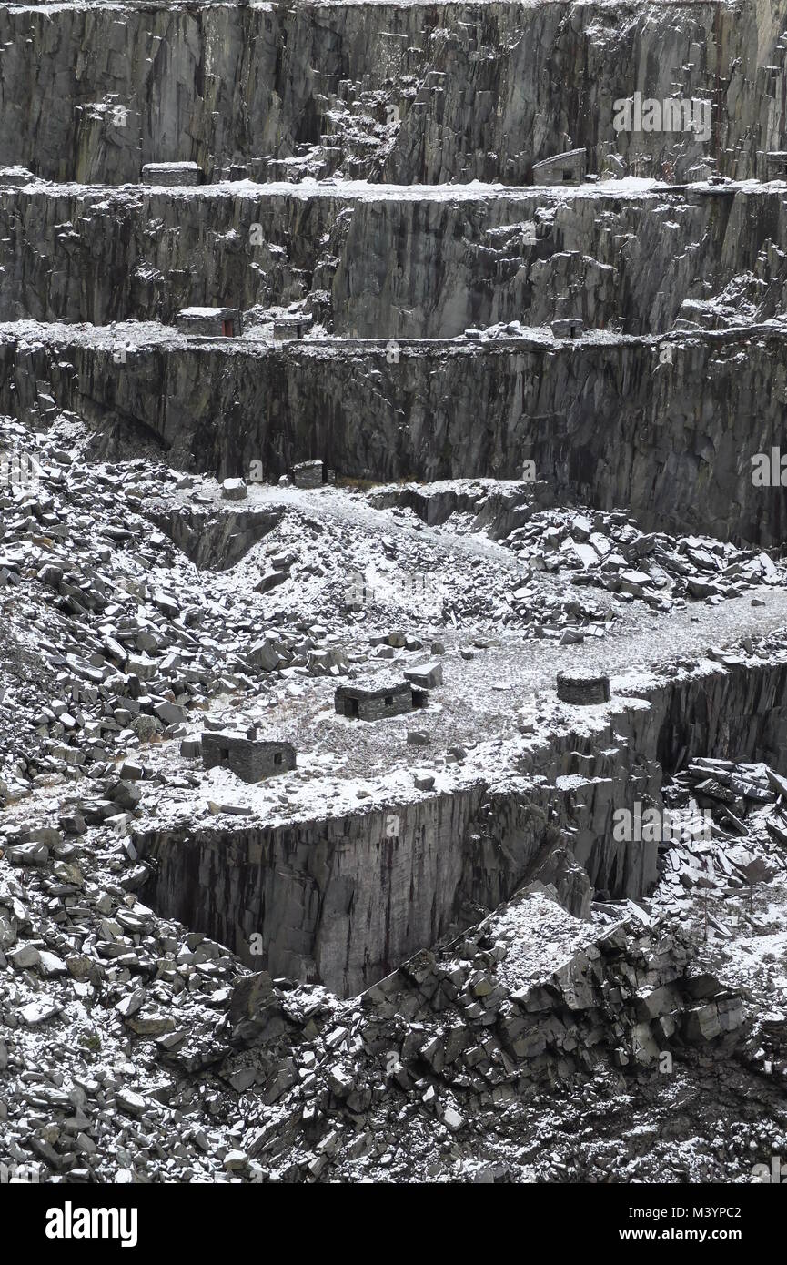 Slate quarry in snow hi-res stock photography and images - Alamy