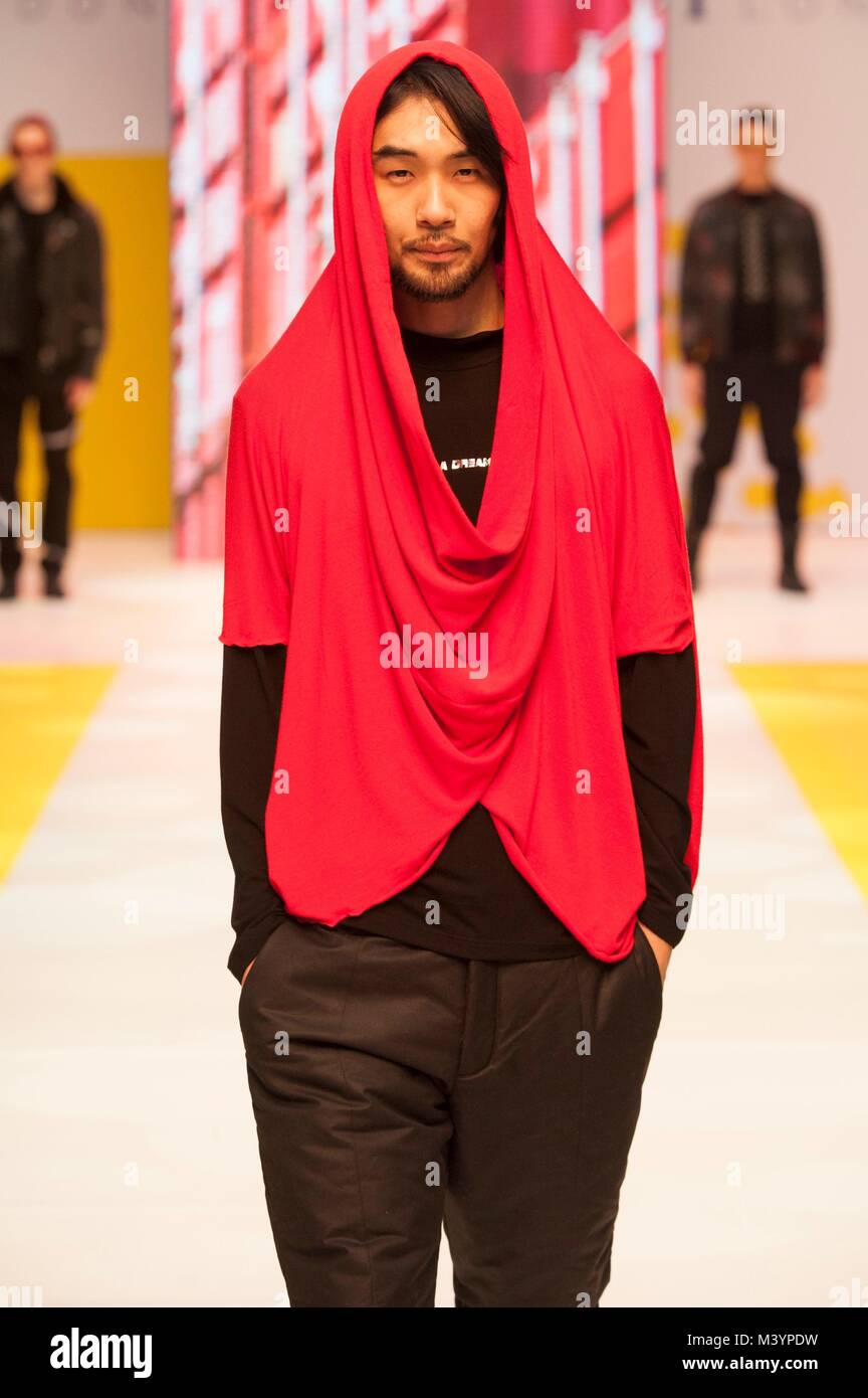 Two male models on catwalk hi-res stock photography and images - Alamy