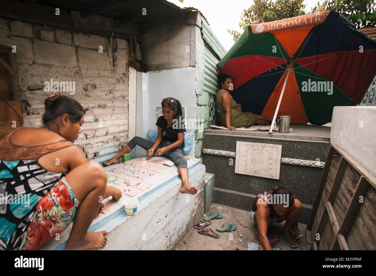 Metro manila residents hi-res stock photography and images - Alamy