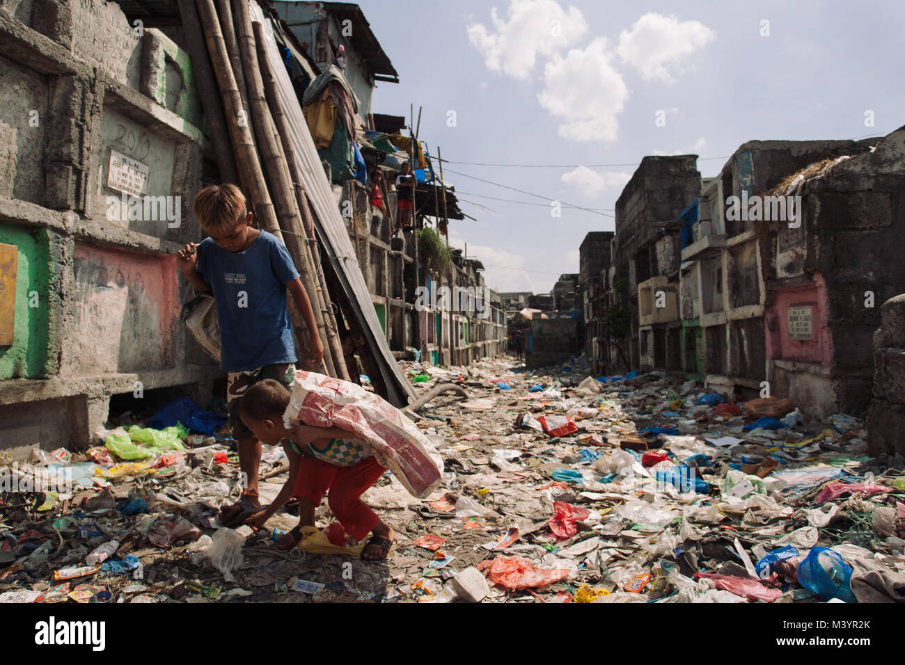 10 slum in manila hi-res stock photography and images - Alamy