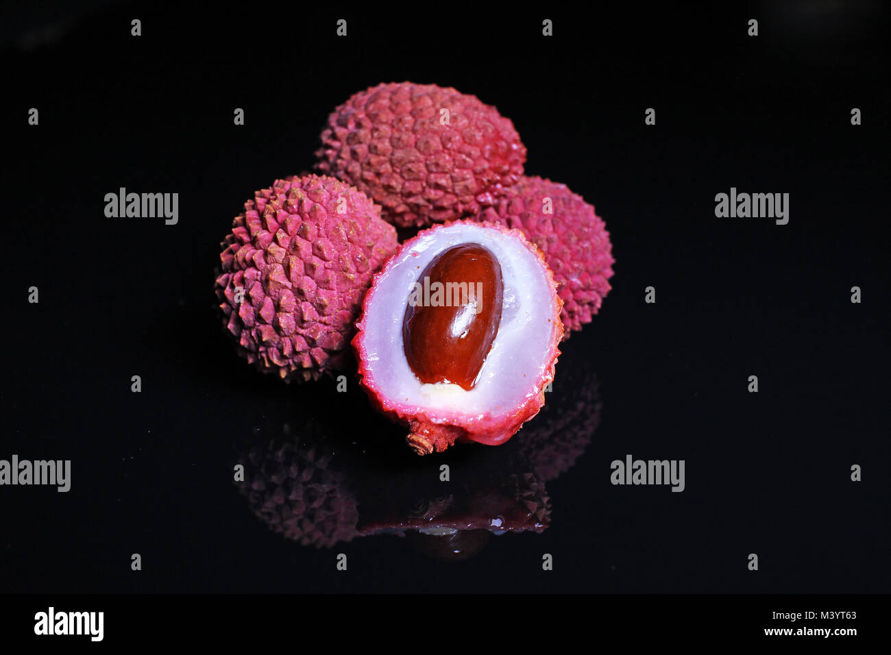 Litchis hi-res stock photography and images - Alamy