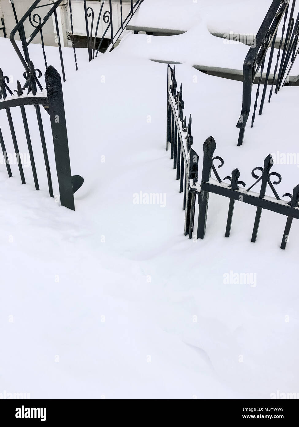 Fence snow winter nobody vertical hi-res stock photography and images ...