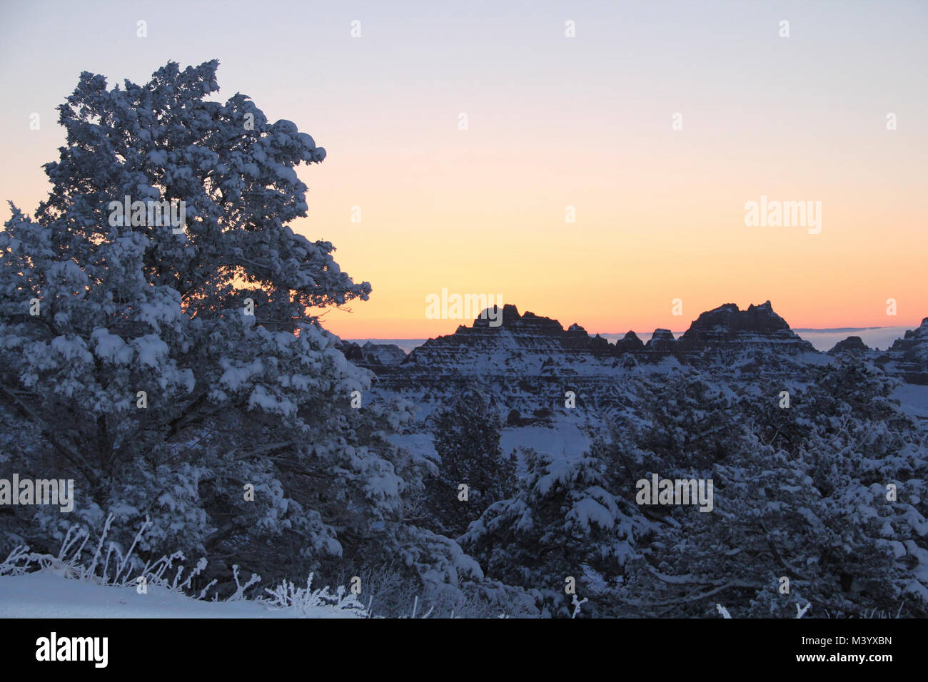 Cliff shelf nature trail hi-res stock photography and images - Alamy