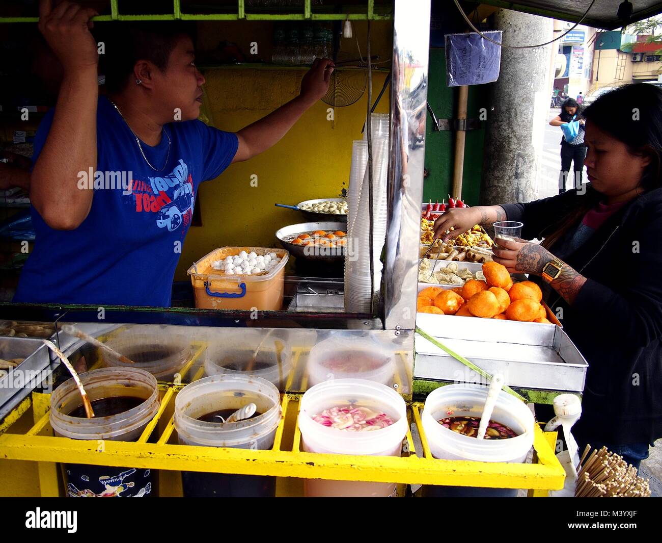 Filipino food kiosk hi-res stock photography and images - Alamy