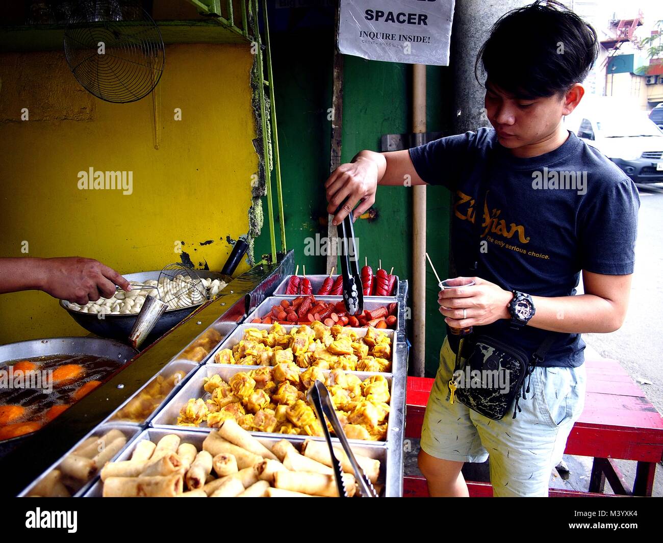 Filipino food kiosk hi-res stock photography and images - Alamy
