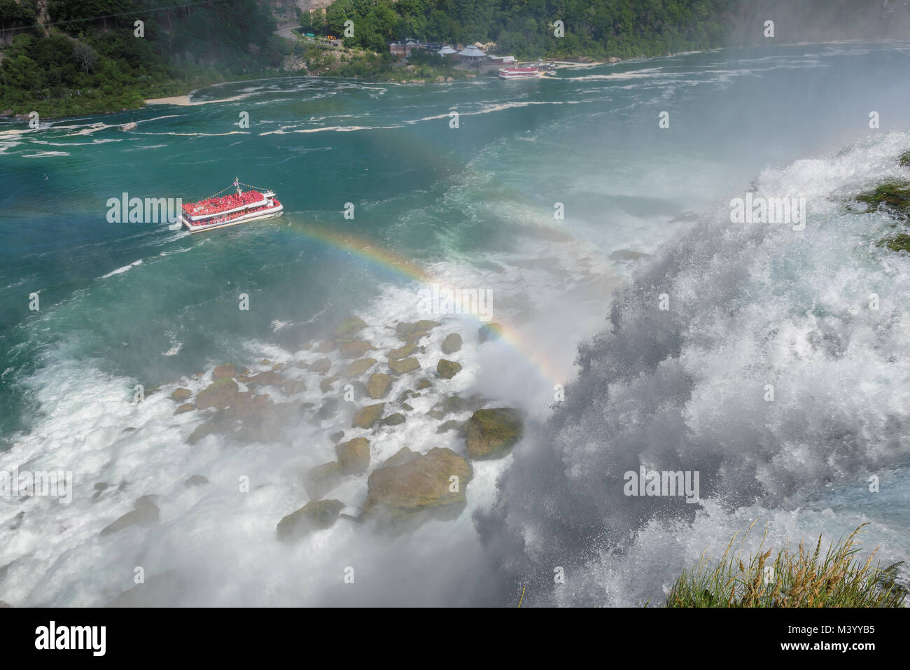 Tour Boat under Niagara Falls Stock Photo - Alamy