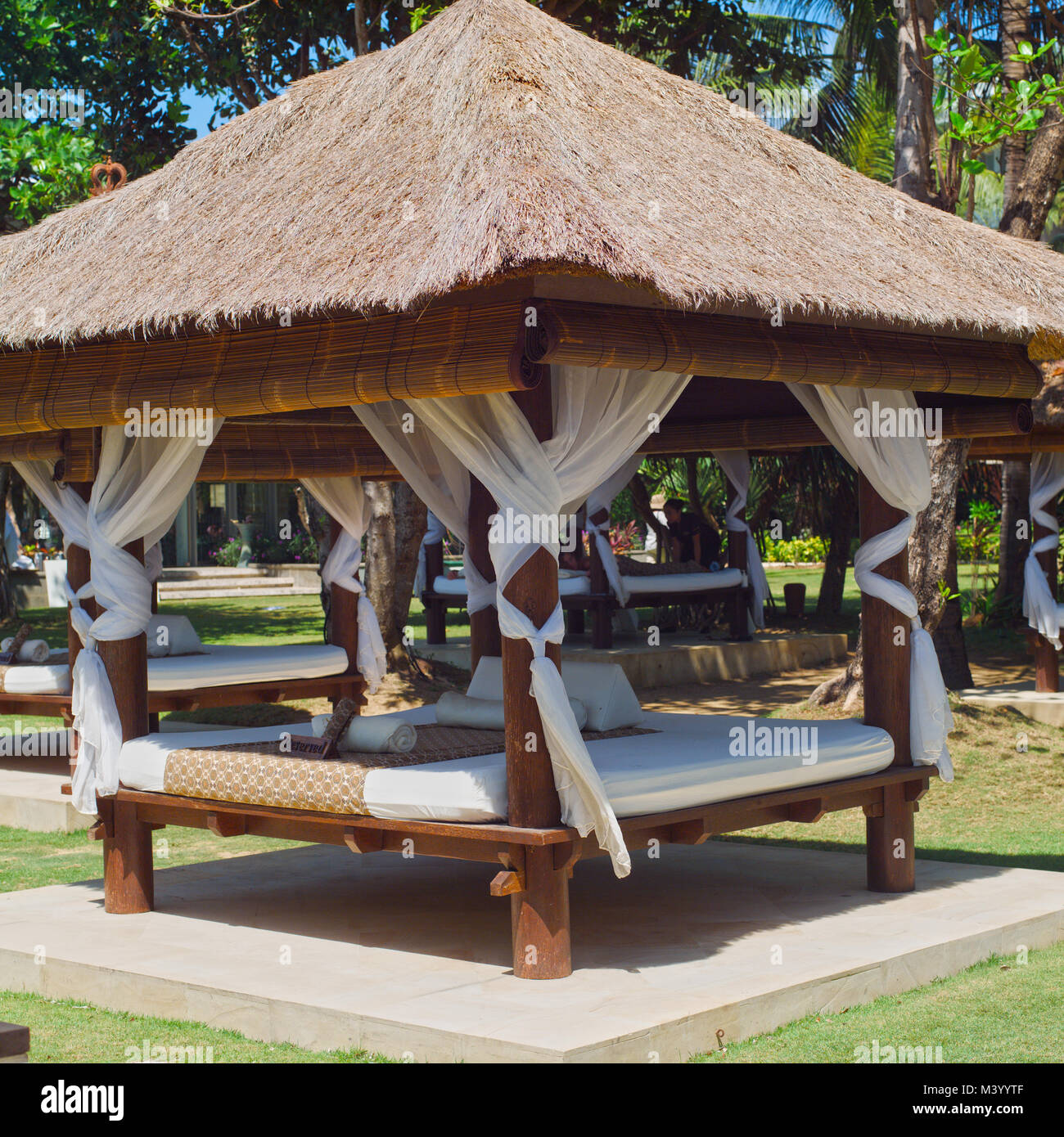 Massage on the beach hi-res stock photography and images - Alamy