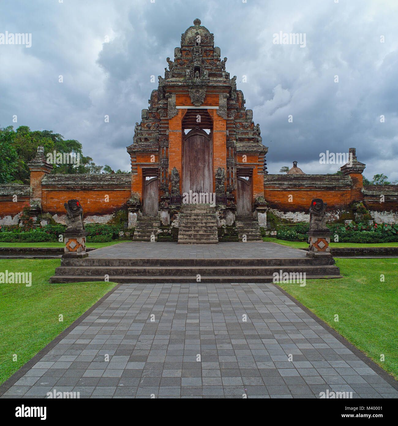 Royal mengwi hi-res stock photography and images - Alamy