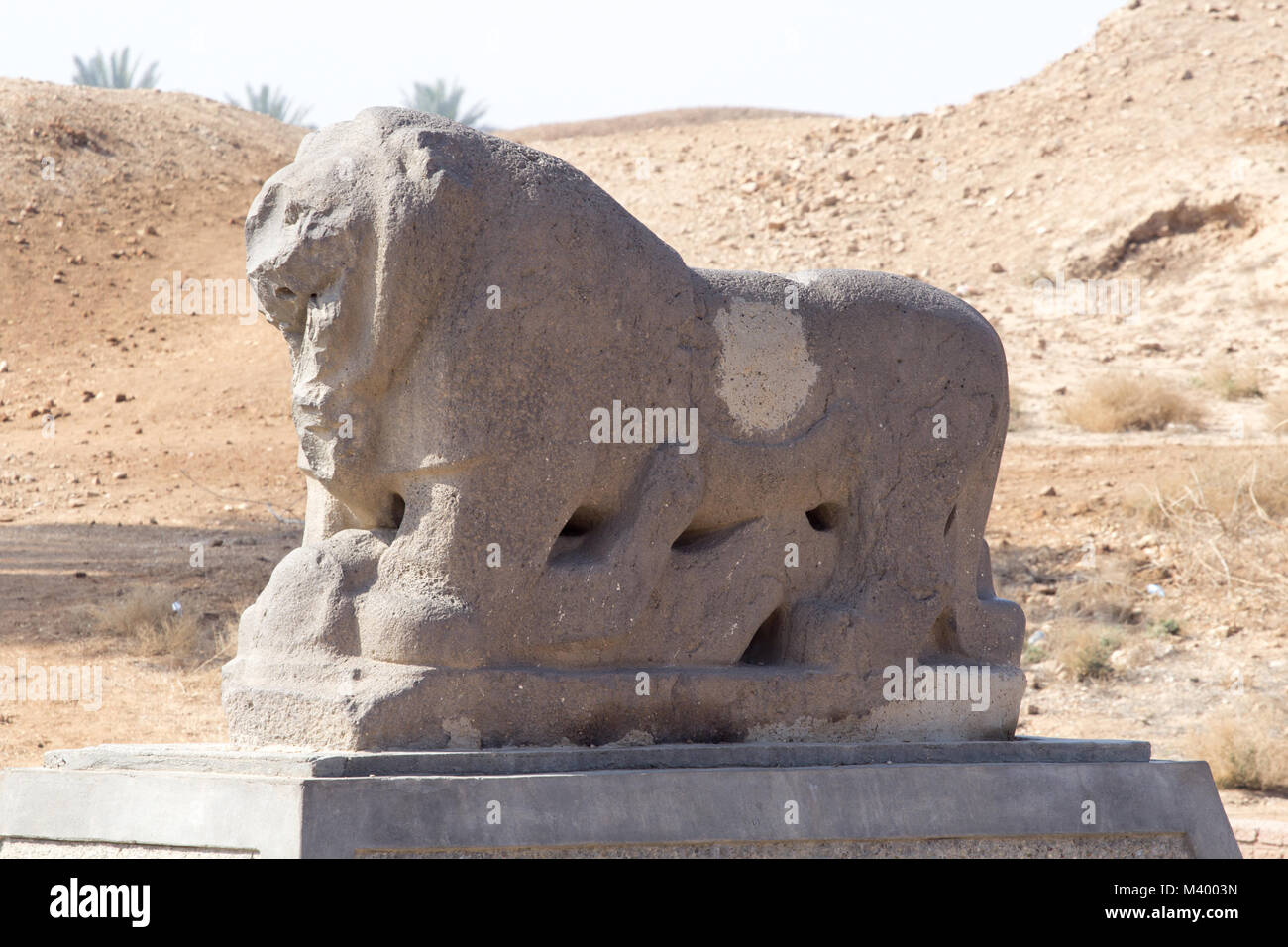 Picture of statue of the lion of Babylon in the ancient city of Babylon ...