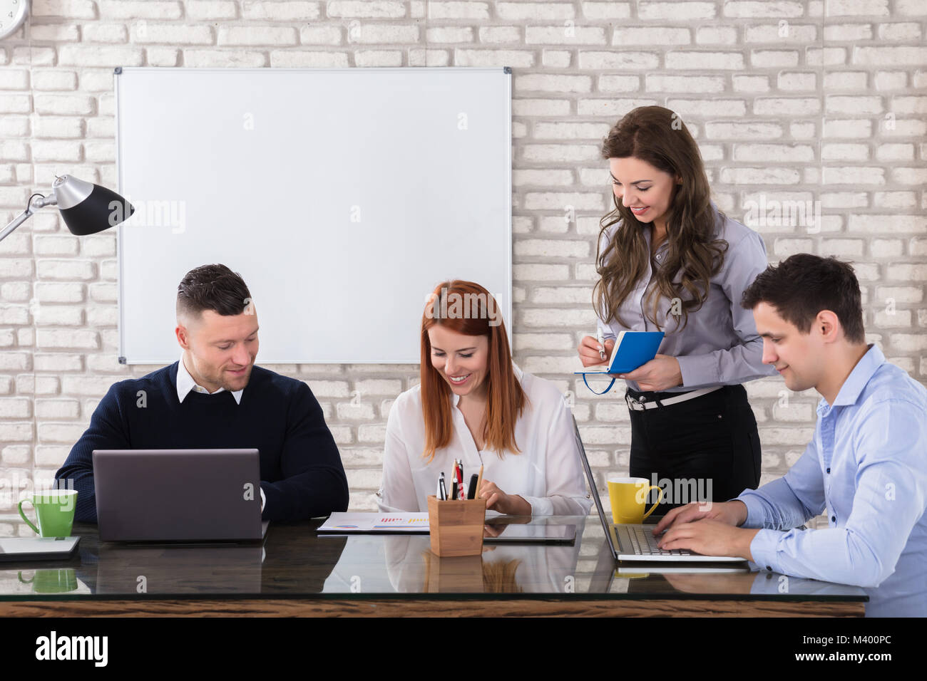 Workplace issues hi-res stock photography and images - Alamy