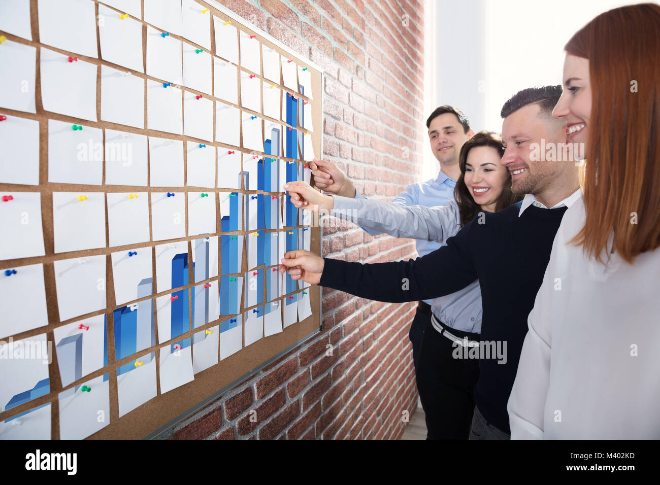 Bar graph on adhesive note hi-res stock photography and images - Alamy