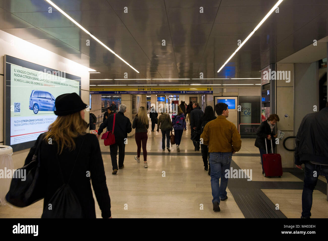 Railway station garibaldi railway station hi-res stock photography and ...