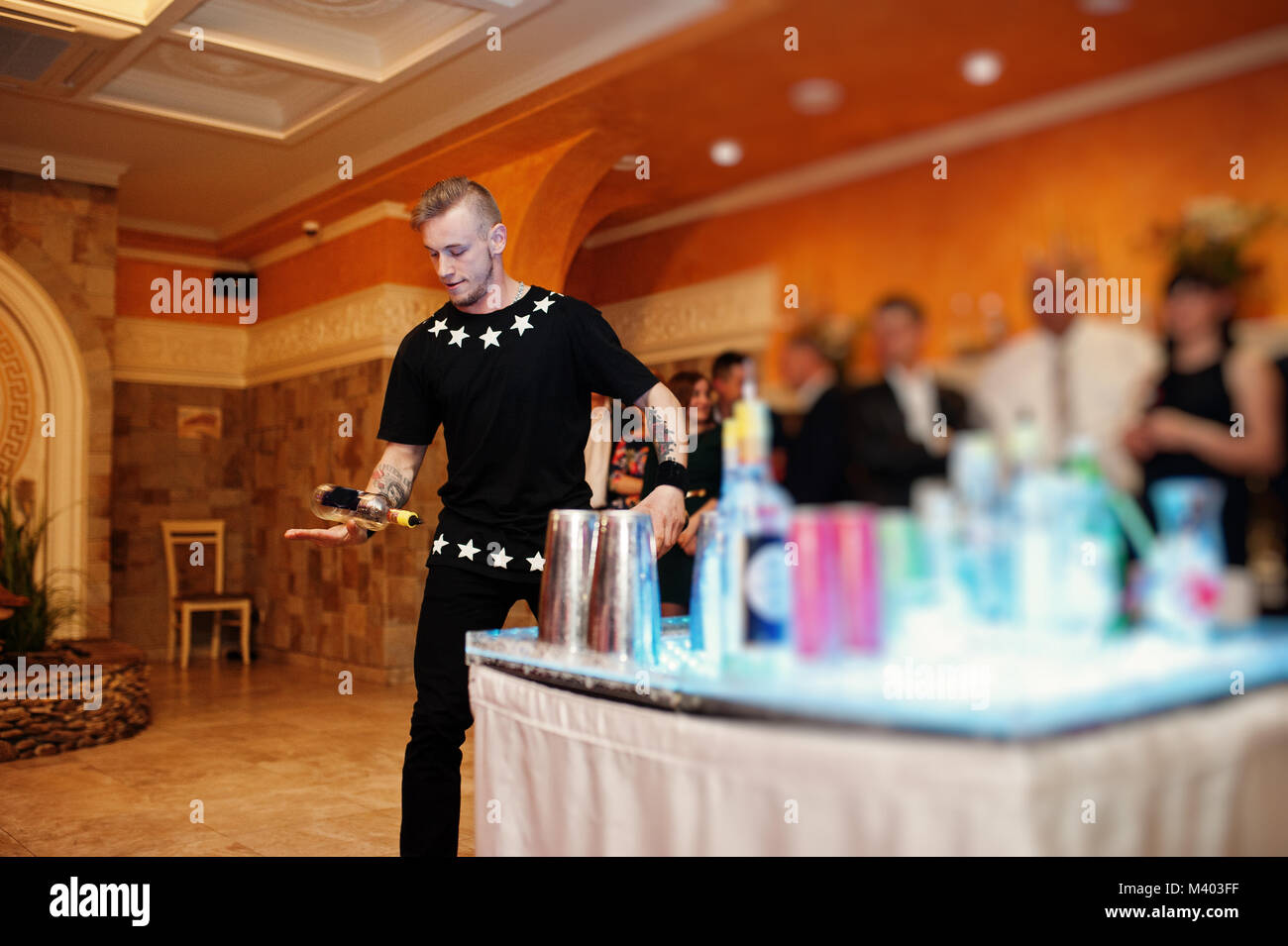 Flairing bartender hi-res stock photography and images - Alamy