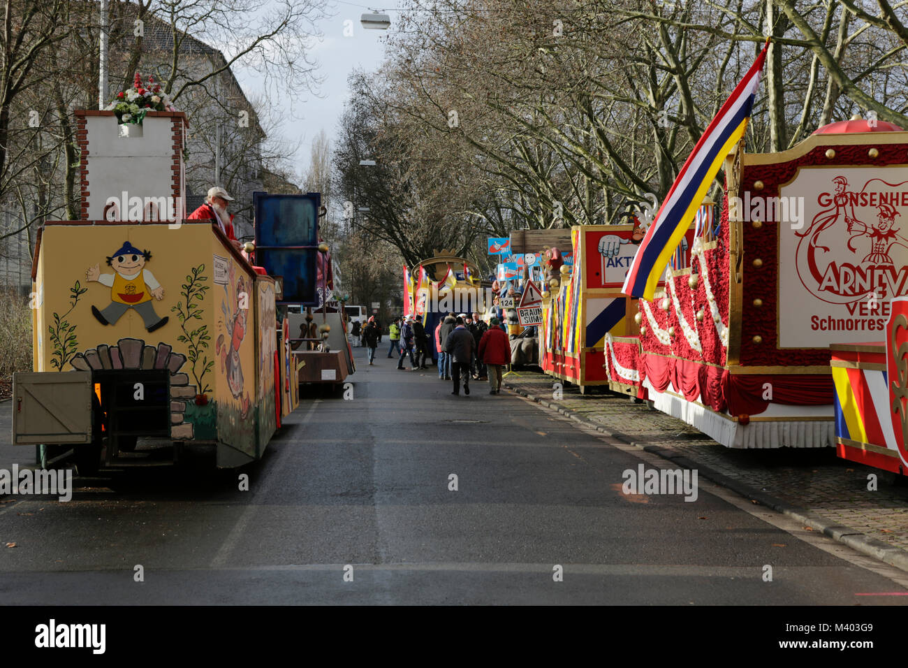 Mainz, Germany. 12th Feb, 2018. The different floats line up ahead of ...