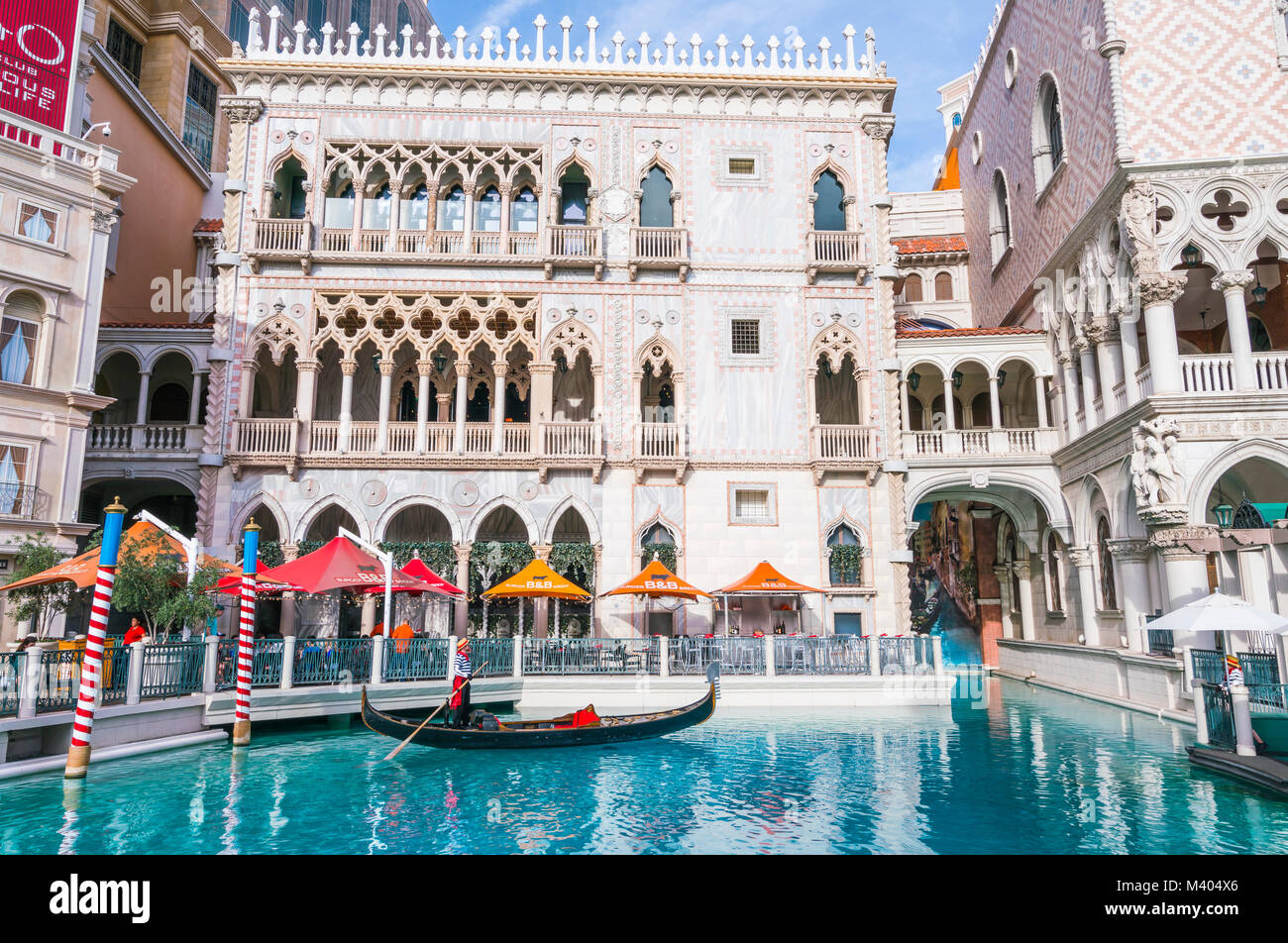 Venetian skyline view hi-res stock photography and images - Alamy