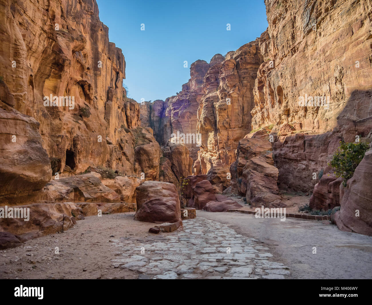 Petra jordan view gorge hi-res stock photography and images - Alamy