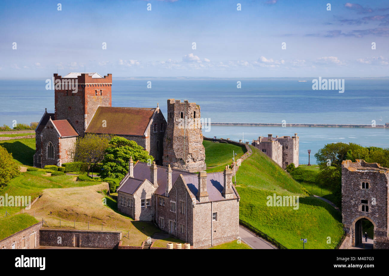 Dover castle hi-res stock photography and images - Alamy