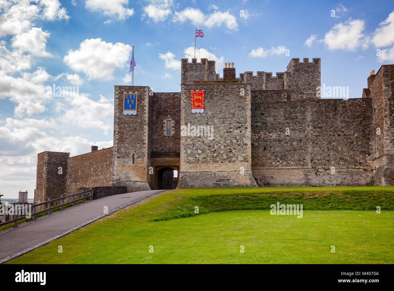Medieval bailey gate hi-res stock photography and images - Alamy