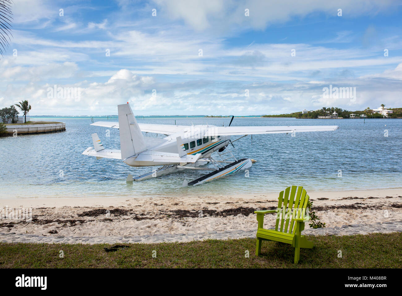 seaplane next to beach at tropical resort in bahamas Stock Photo - Alamy