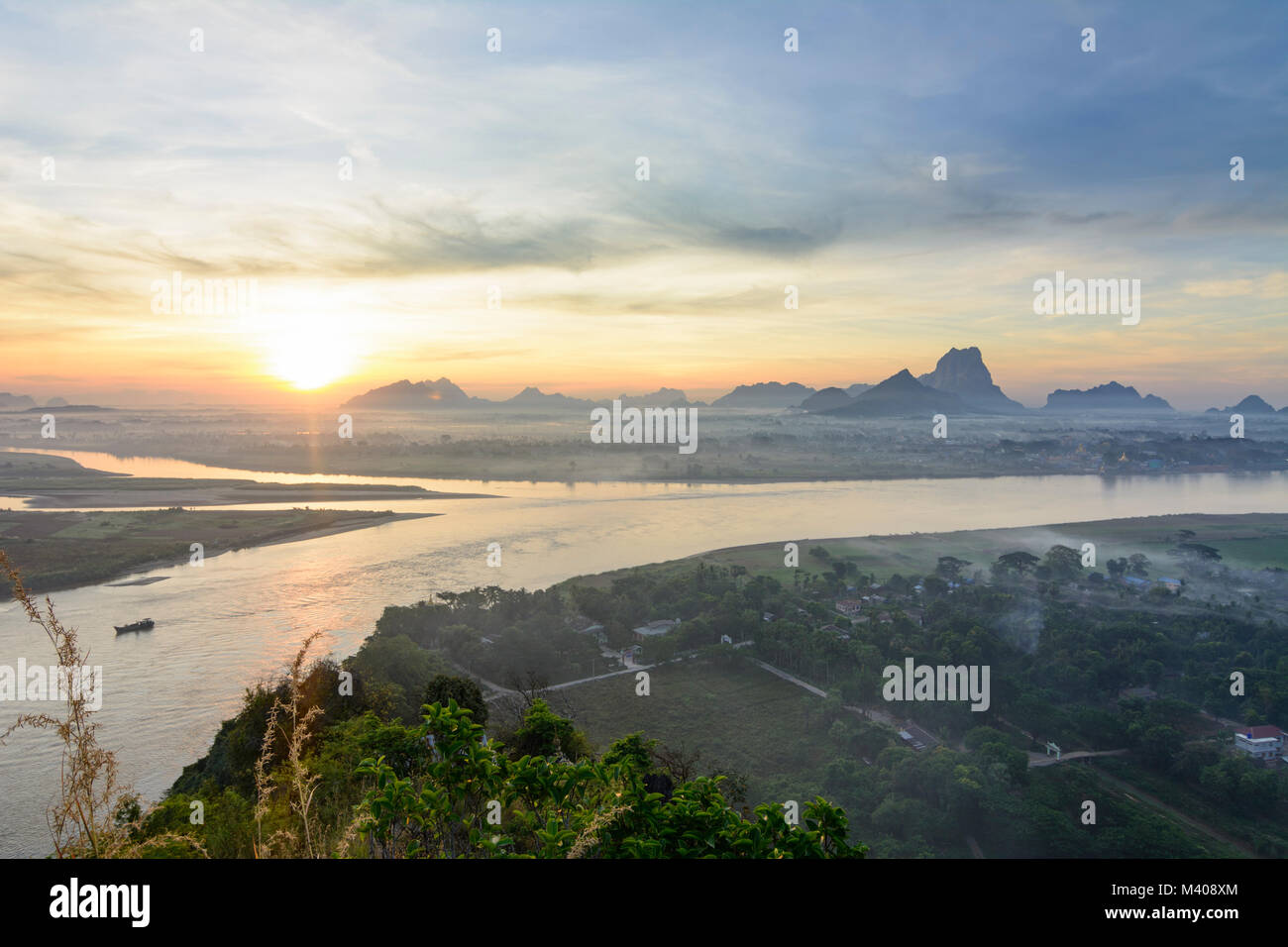 Hpa-An: view from mount Hpan-Pu (Hpa-Pu) to Thanlwin (Salween) River ...