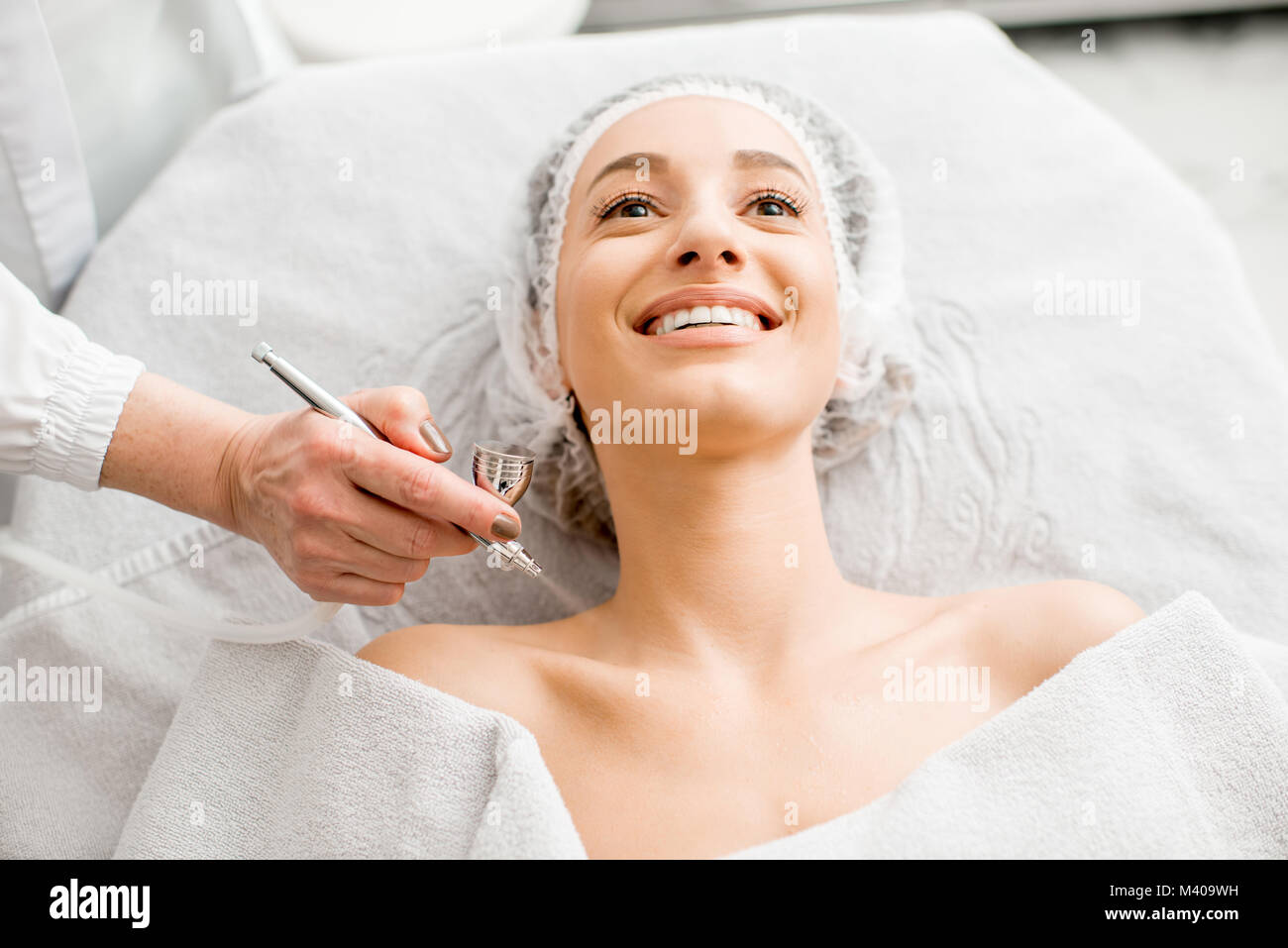 Hydration skin hi-res stock photography and images - Alamy