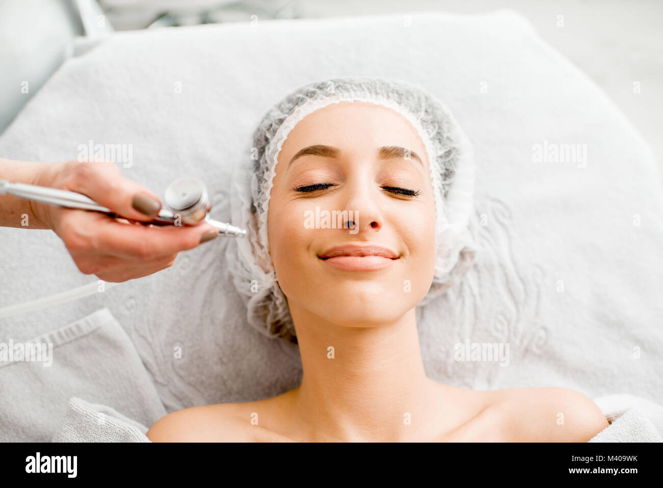 Hydration skin hi-res stock photography and images - Alamy