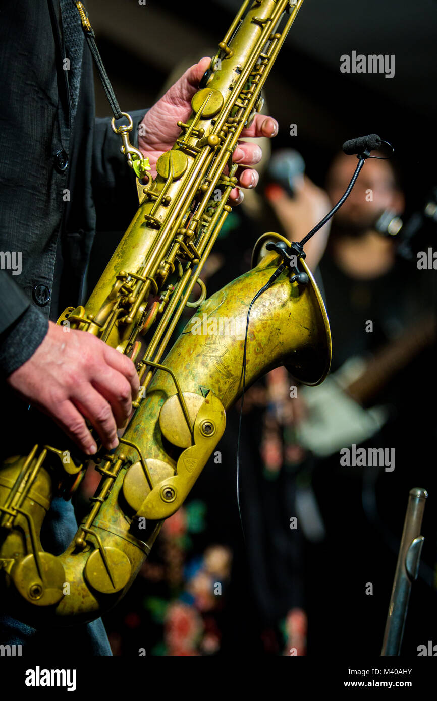 Sax player performing on stage hi-res stock photography and images - Alamy