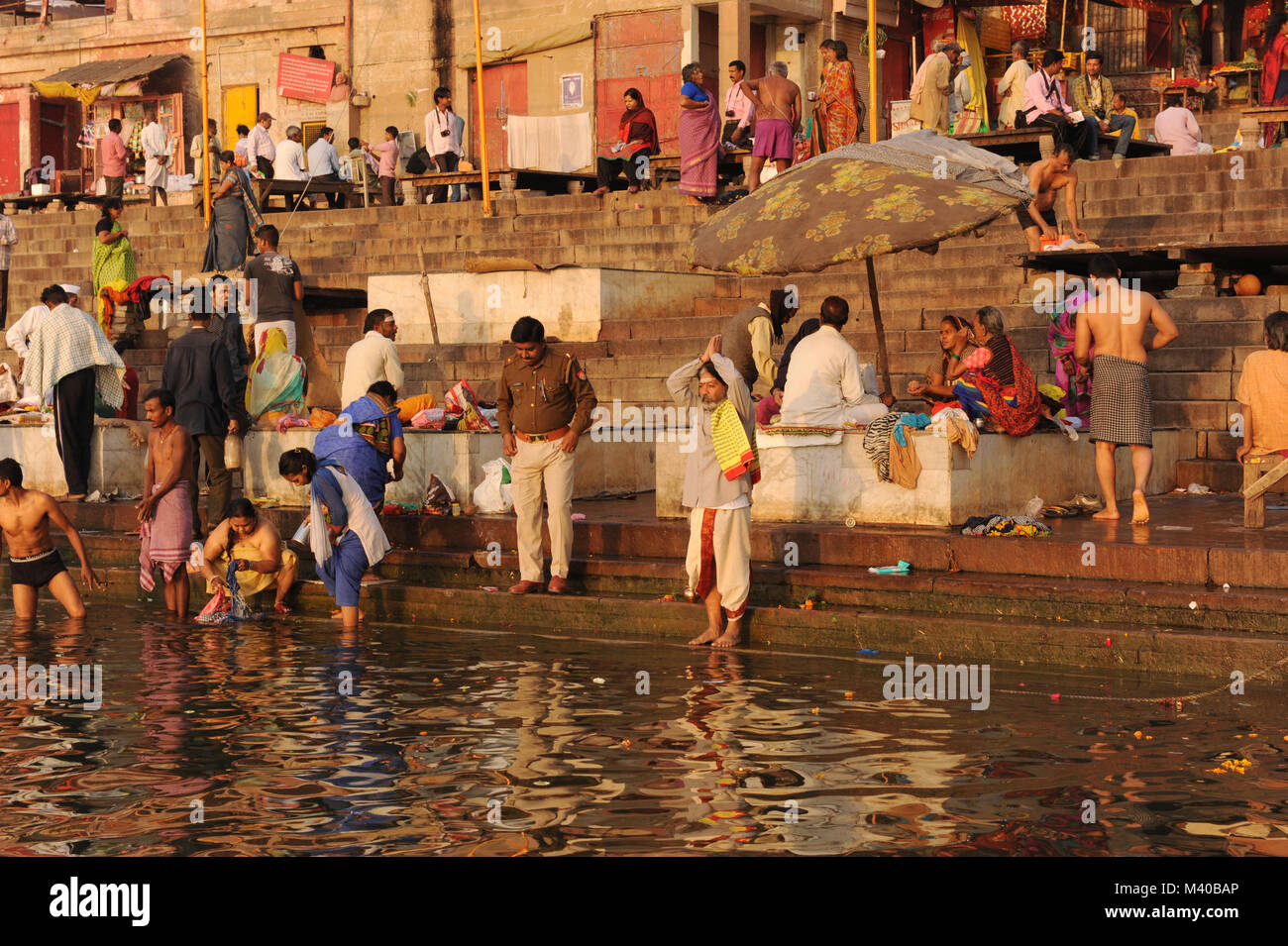 People bathing in the ganges river hi-res stock photography and images ...