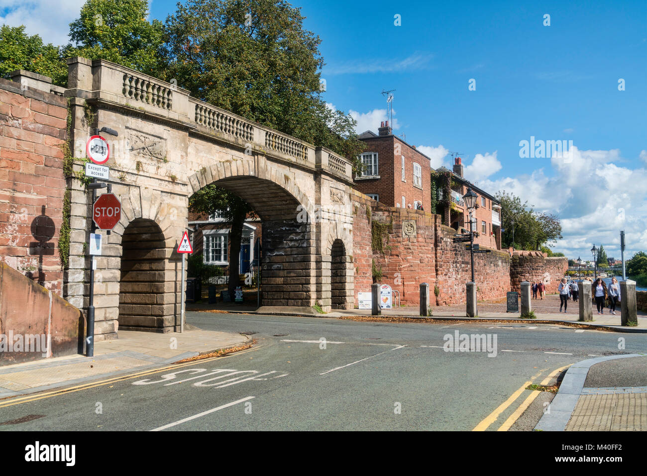 City walls chester uk hi-res stock photography and images - Alamy