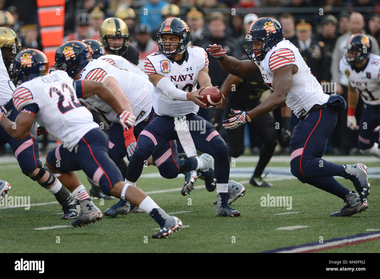 141213-D-FW736-045 –Navy quarterback Keenan Reynolds runs the offense ...