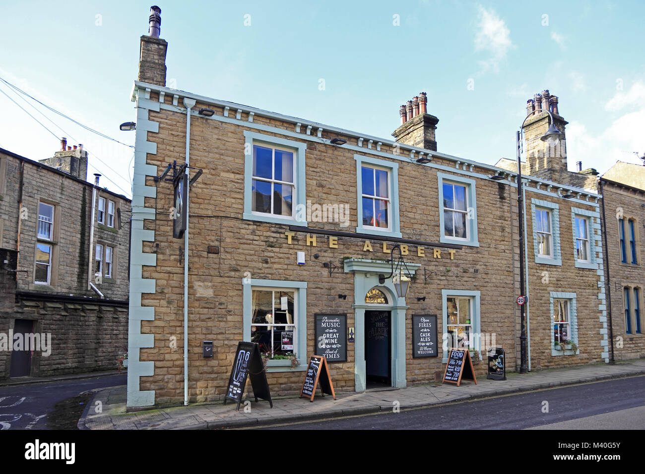 Albert bridge house hi-res stock photography and images - Alamy