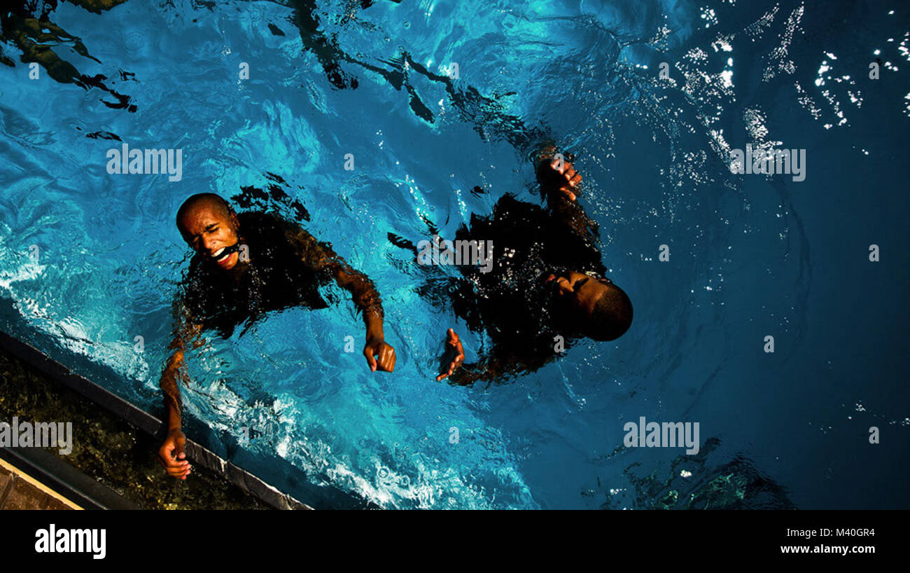 Air Force Pararescue Jumper trainees participate in the water ...