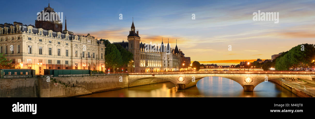 Pont neuf bridge river seine night view hi-res stock photography and ...