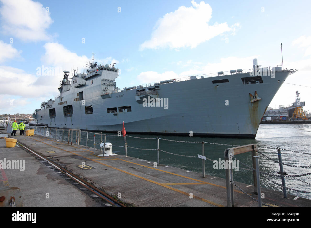 Hms ocean royal navy ship hi-res stock photography and images - Alamy