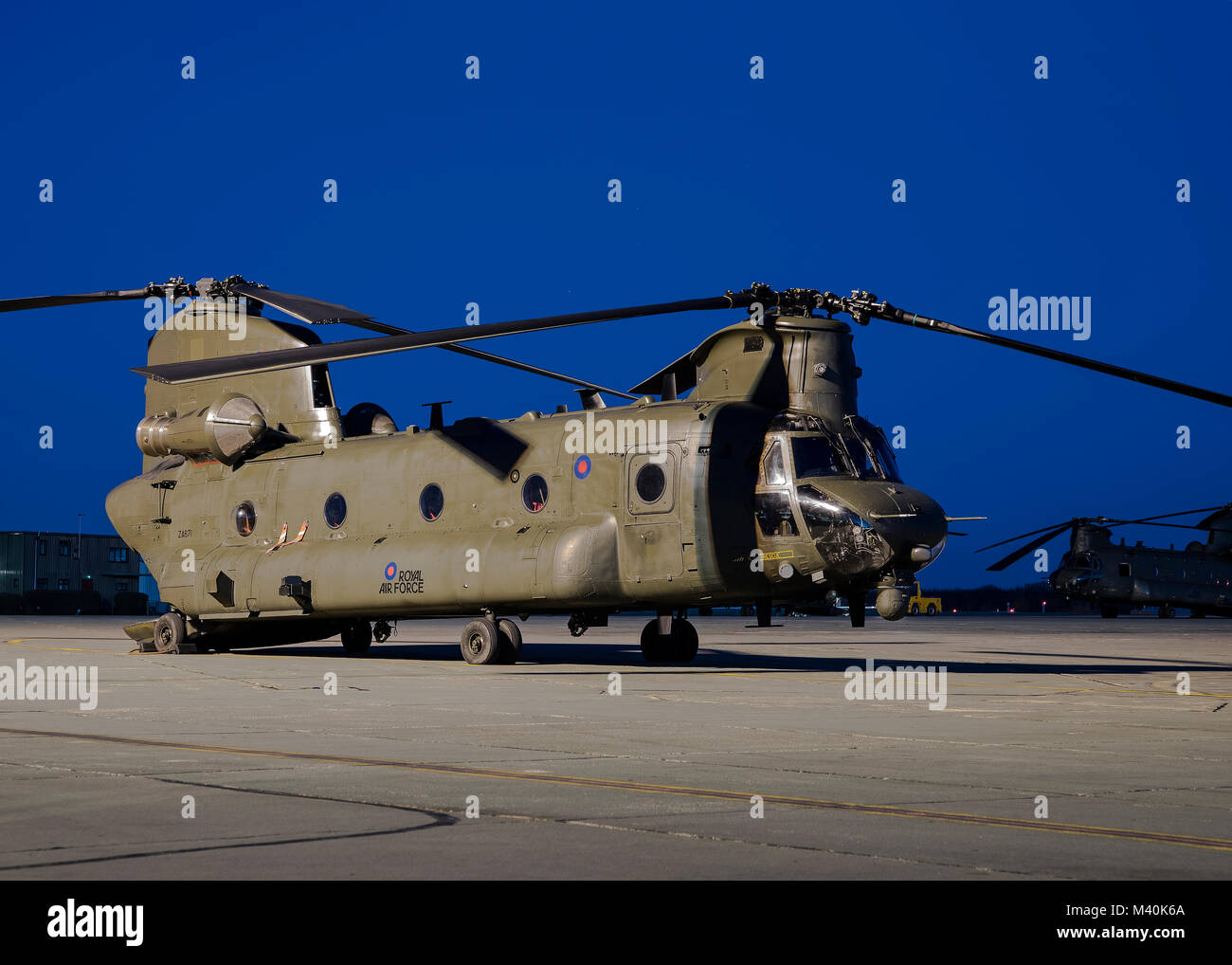 Boeing Chinook HC2 Helicopter operated by the RAF Stock Photo - Alamy