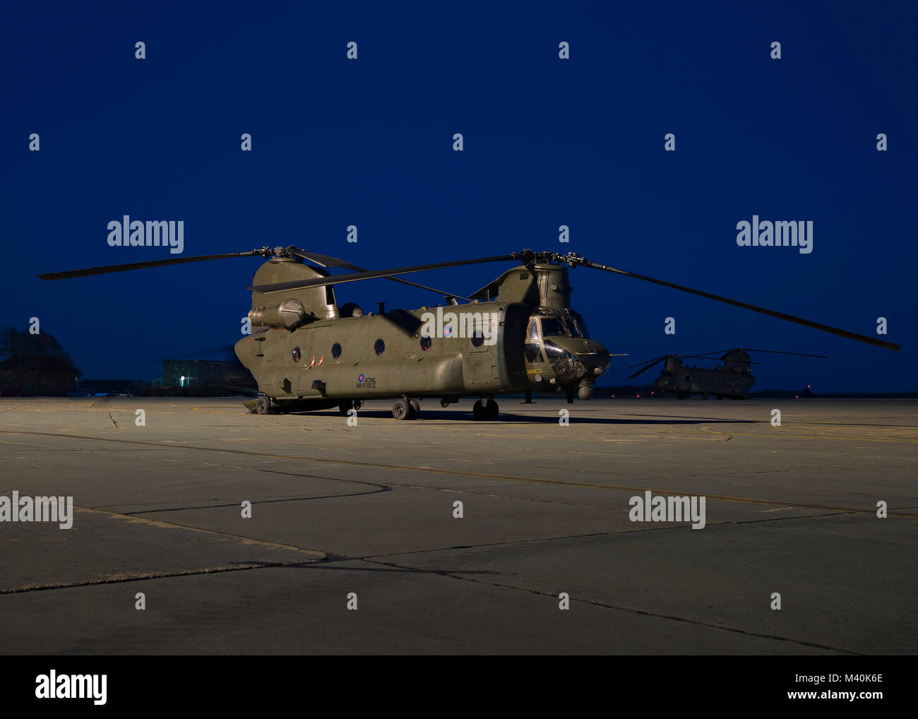 Boeing Chinook HC2 Helicopter operated by the RAF Stock Photo - Alamy