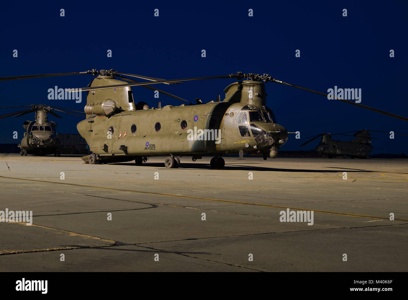 Boeing Chinook HC2 Helicopter operated by the RAF Stock Photo - Alamy