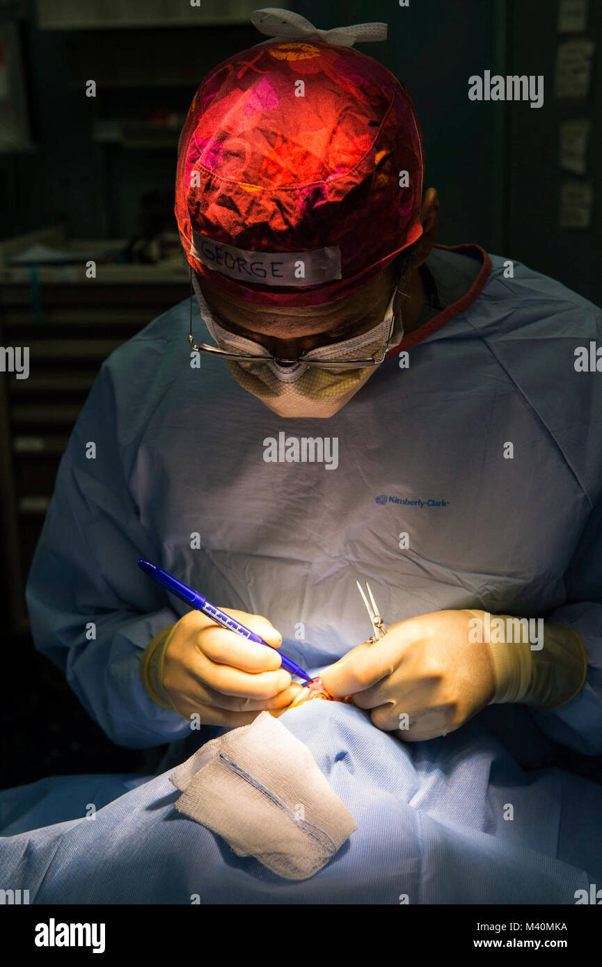 150602-N-NK134-150 COLÓN, Panama (June 2, 2015) - A plastic surgeon and ...