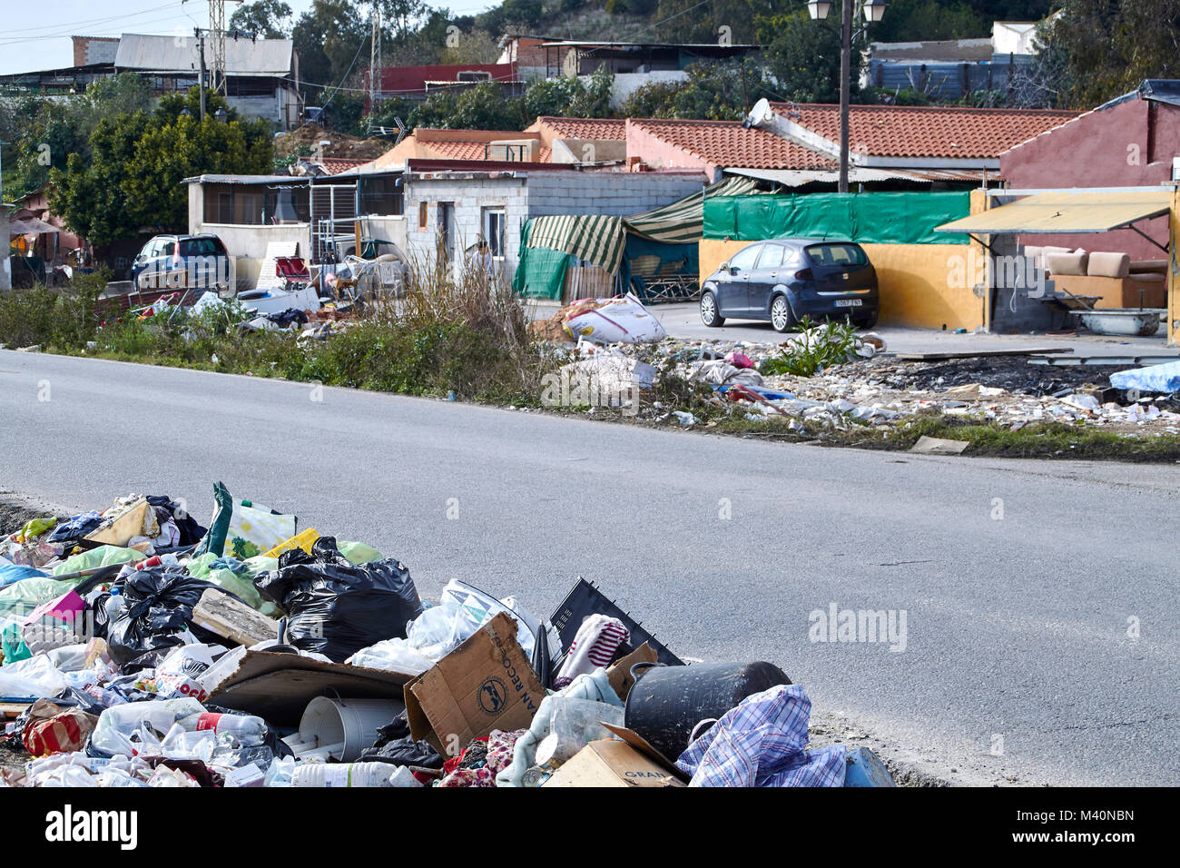 Makeshift houses hi-res stock photography and images - Alamy