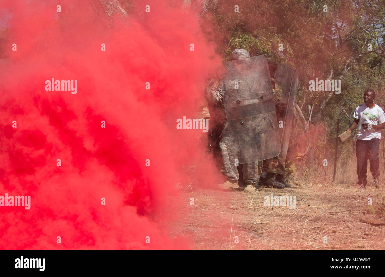 Military police from the U.S. Army 93rd Military Police Battalion and ...