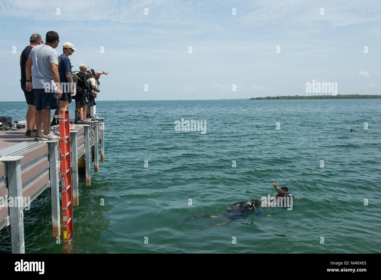 {150907-N-BJ295-090} PUERTO BARRIOS, Guatemala (Sept. 07, 2015) A ...