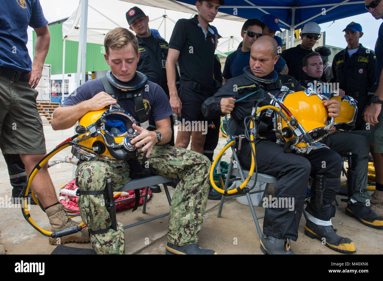 {150921-N-BJ295-071} CARTAGENA, Colombia (Sept. 21, 2015) Navy Diver ...