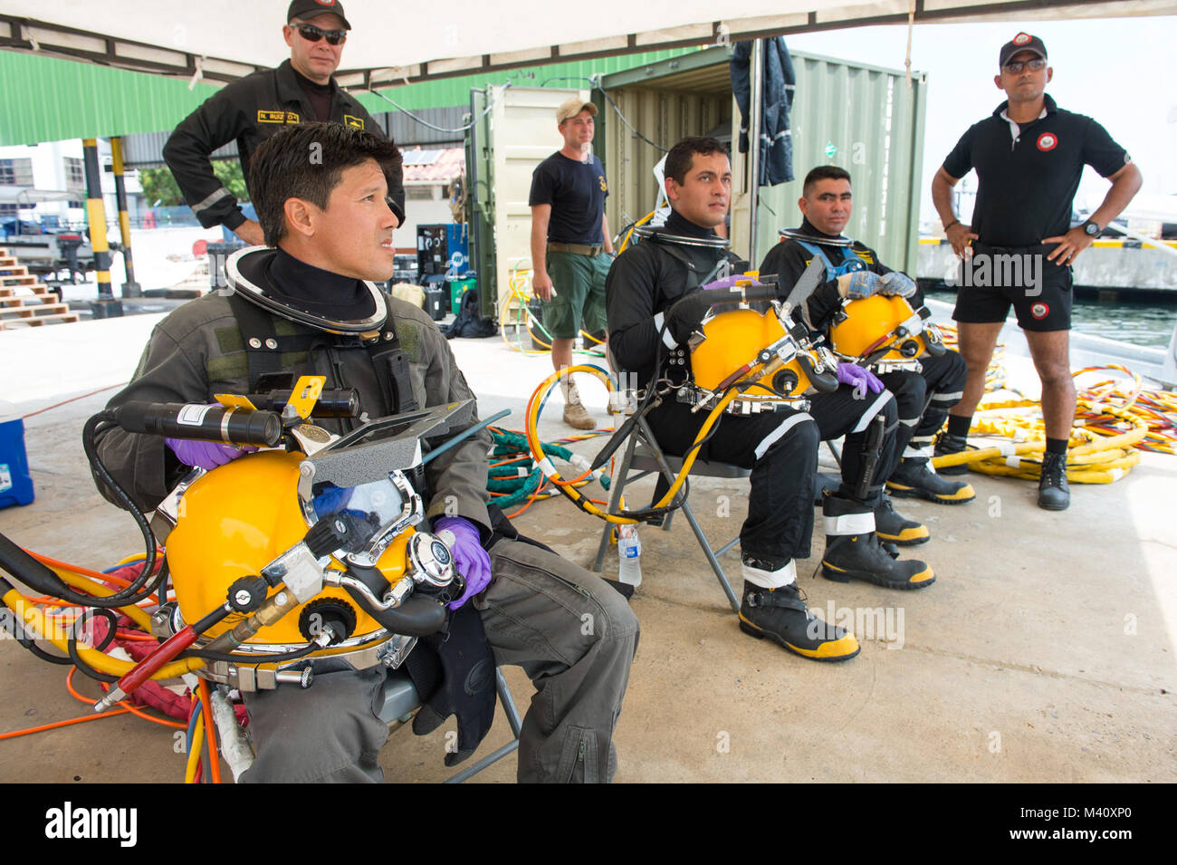 {150923-N-BJ295-101} CARTAGENA, Colombia (Sept. 23, 2015) Chief Navy ...
