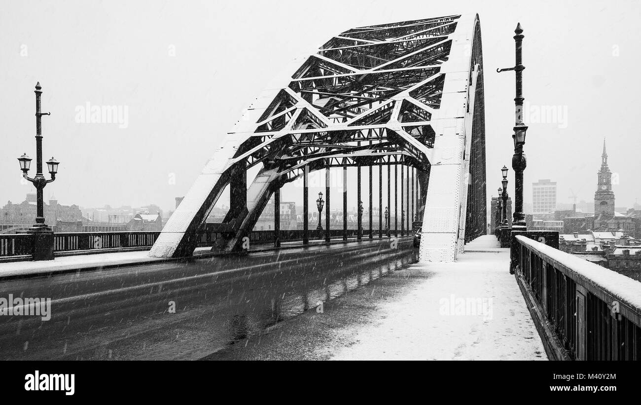 Newcastle snow hi-res stock photography and images - Alamy