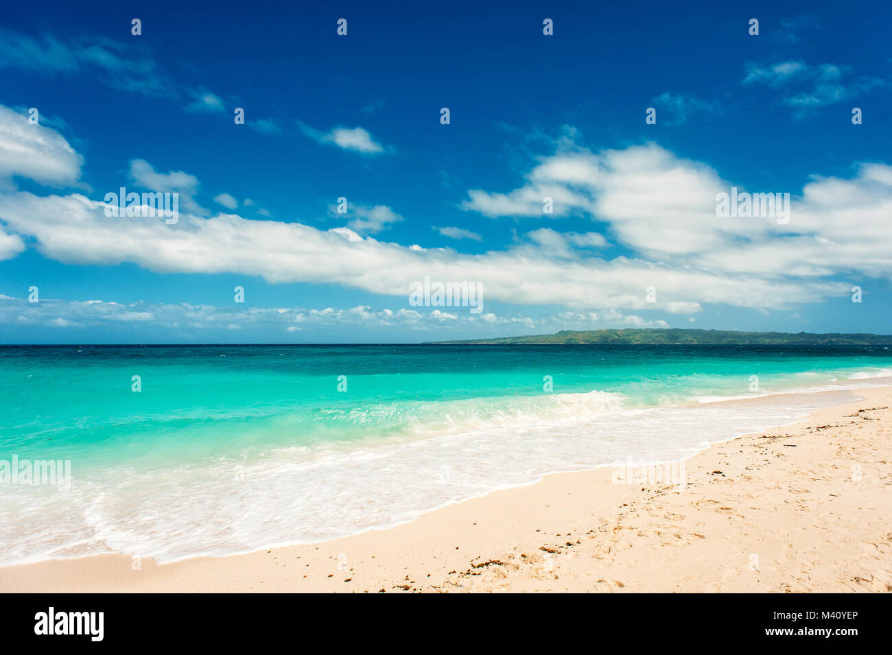 Tropical beach clean ocean hi-res stock photography and images - Alamy