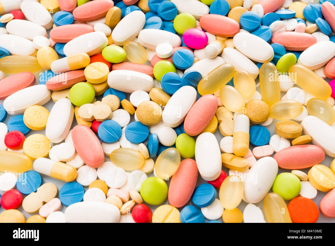 Medicine pills or capsules. pharmaceutical background Stock Photo - Alamy