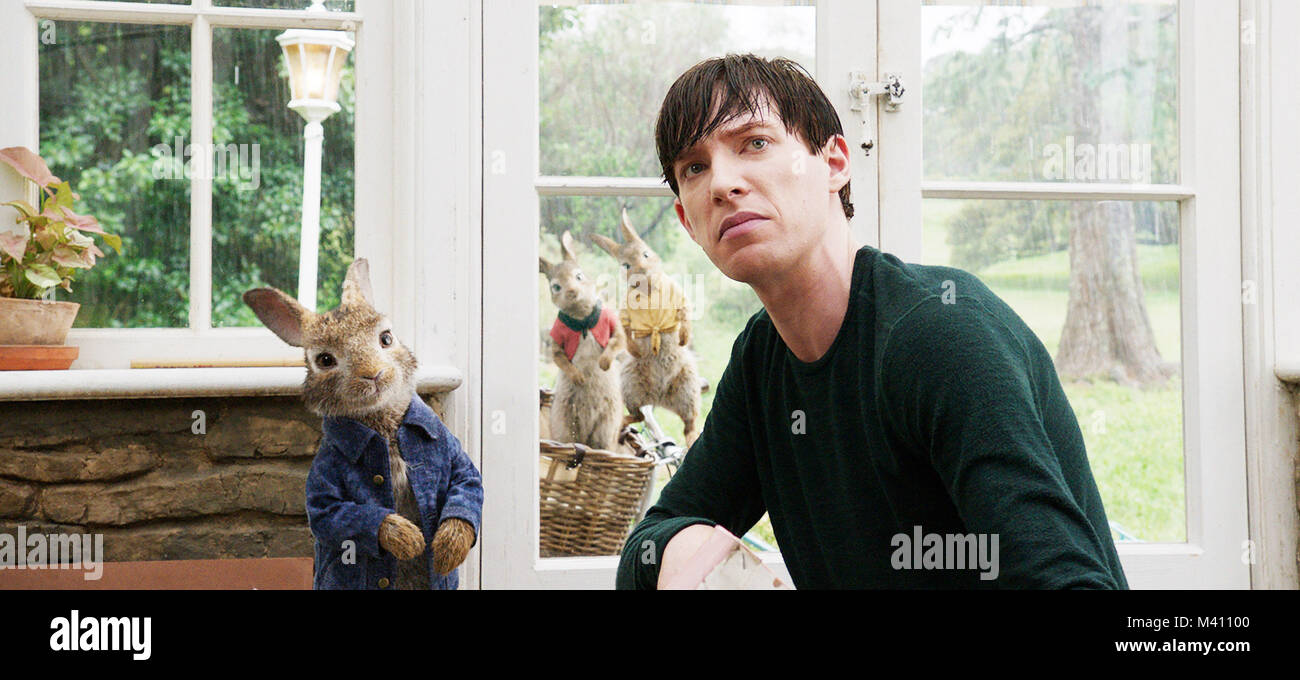 PETER RABBIT, from left: Peter Rabbit (voice: James Corden), Domhnall ...
